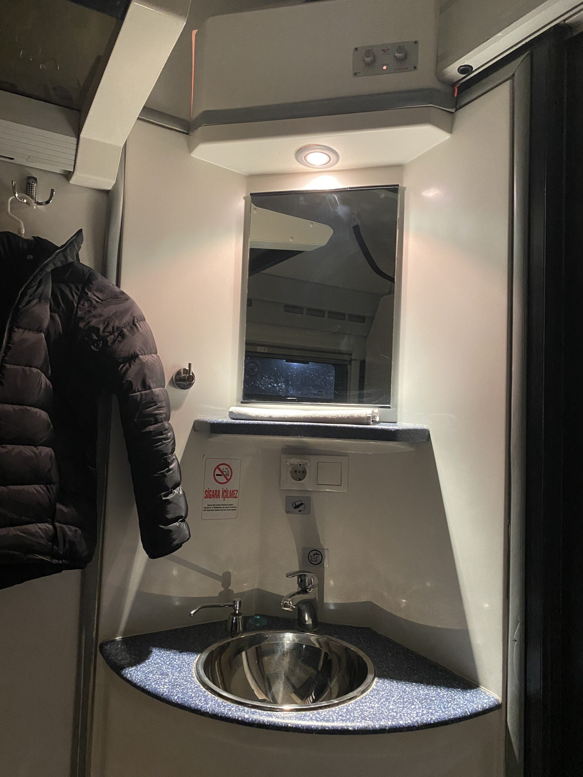 Naik Sleeper Train di Turkey Hanya RM64! | Dari Konya ke Izmir Selama ...